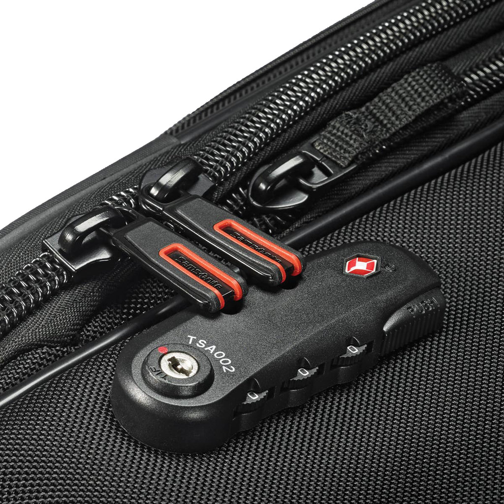 Shop Samsonite Pro 4 Dlx 21In Spinner Carry O – Luggage Factory